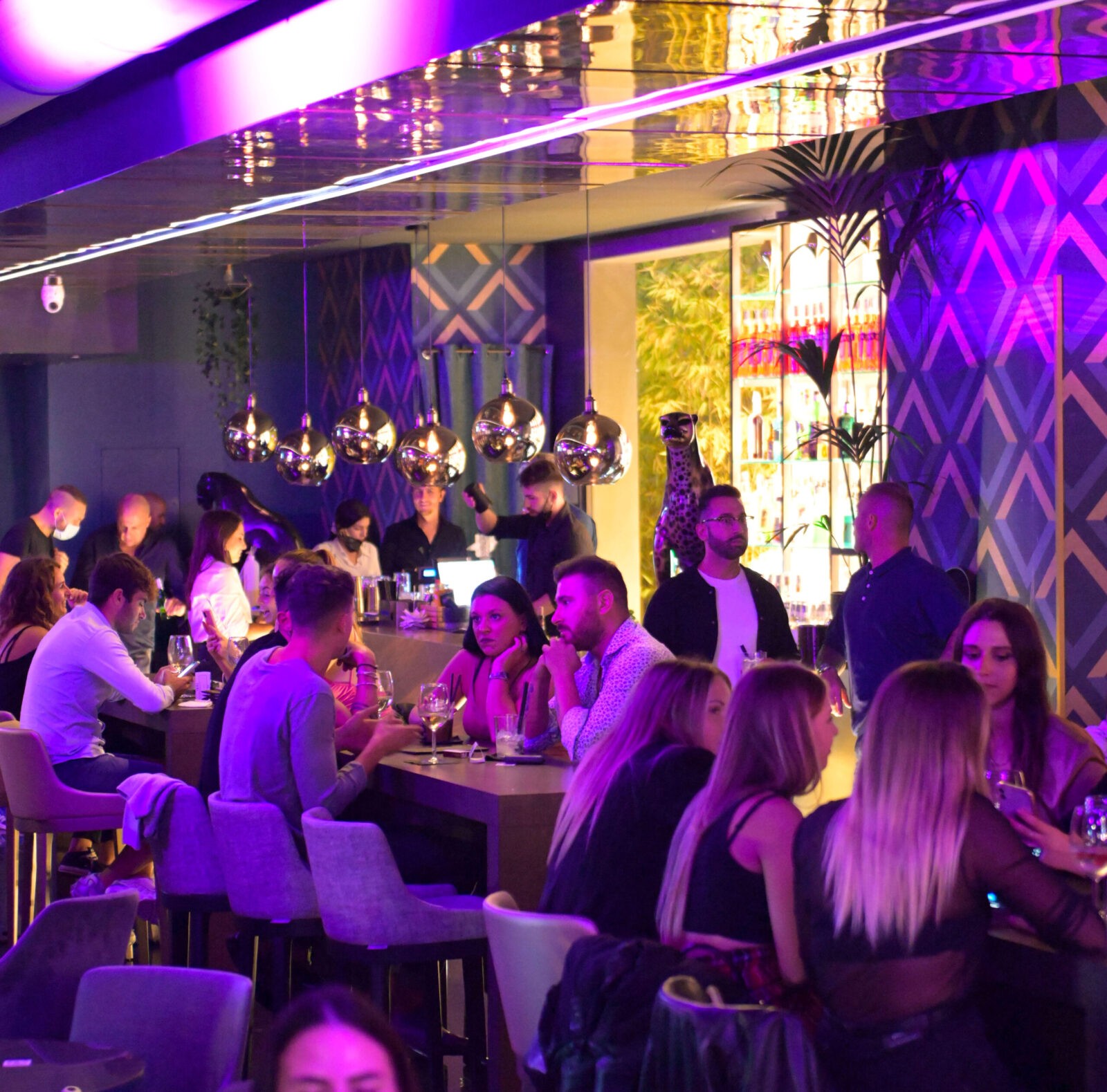 Feel – Restaurant Lounge